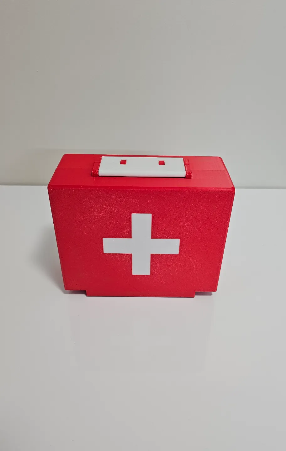 First aid kit by dymek34 MakerWorld: Download Free 3D Models