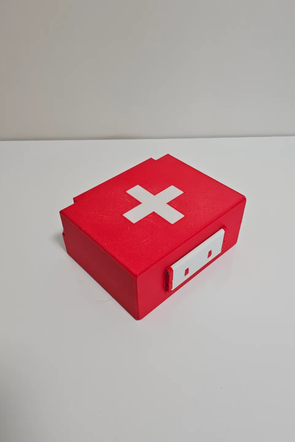 First aid kit by dymek34 MakerWorld: Download Free 3D Models