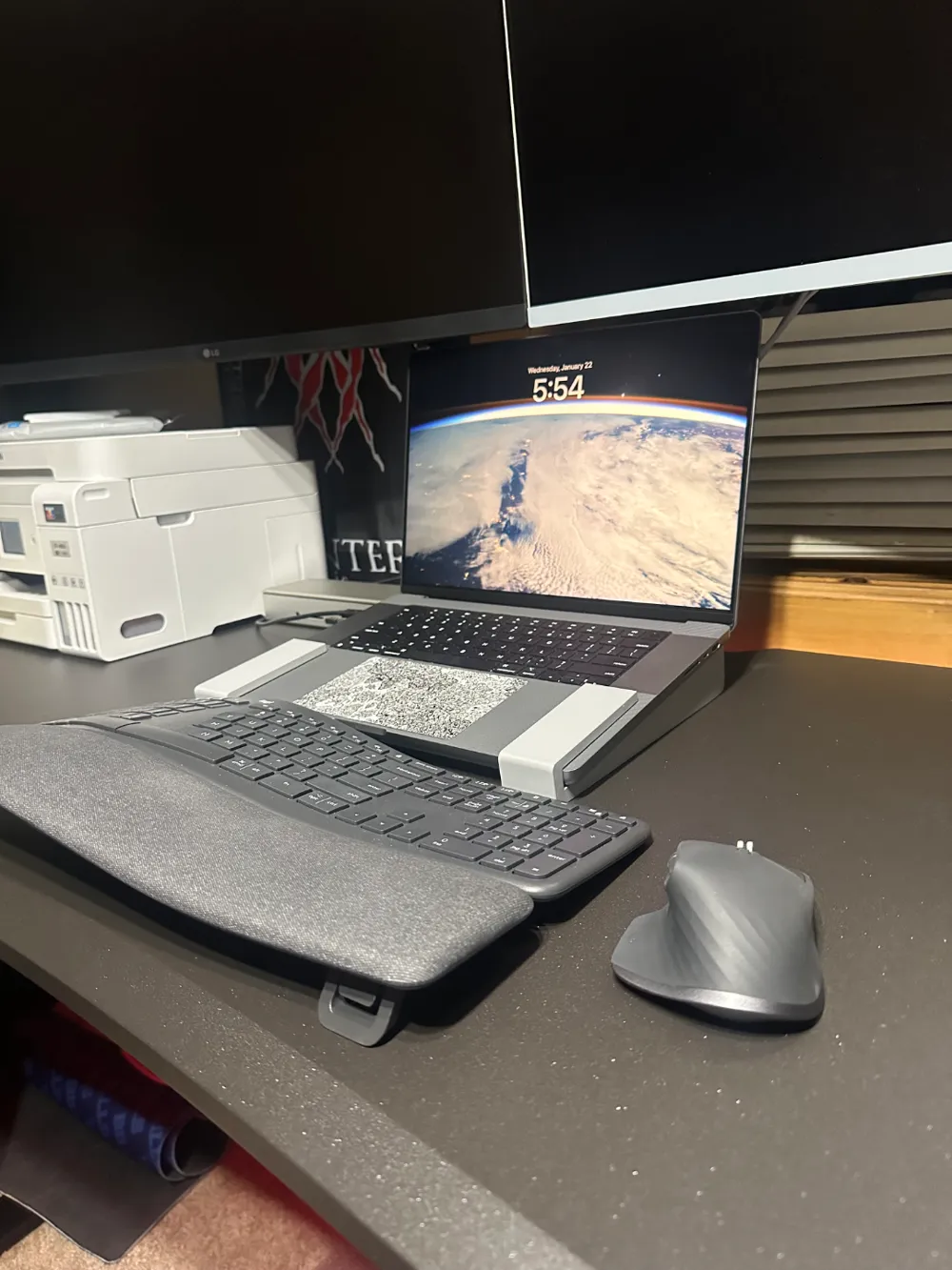 MacBook Pro 16-inch (2021) snap-on riser by RxWoody - MakerWorld