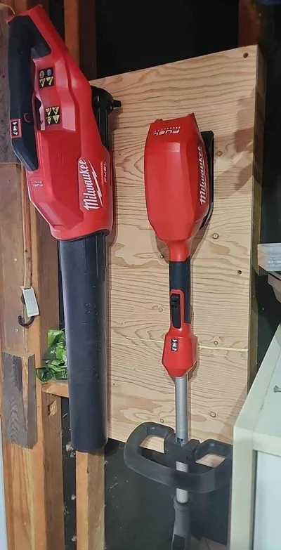 Milwaukee impact wall mounted holder by Cosmok - MakerWorld