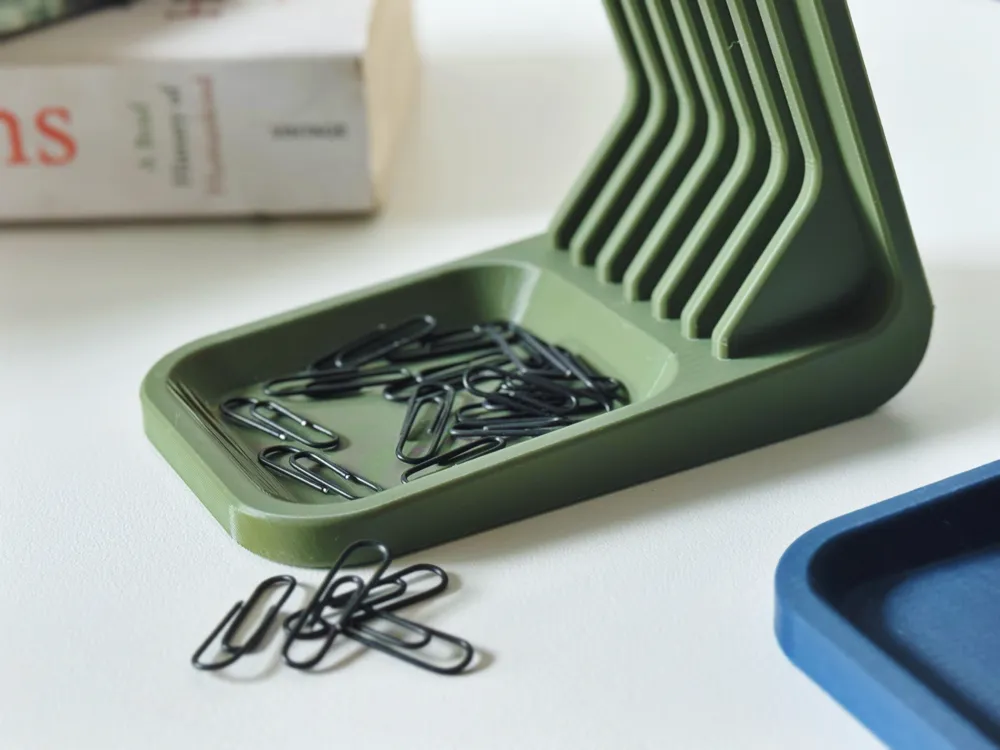 Phone Stand Riser by Meyui MakerWorld: Download Free 3D Models