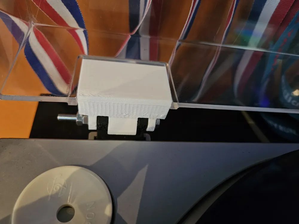 Simple Turntable Hinge Akai - Free 3D Print Model - MakerWorld
