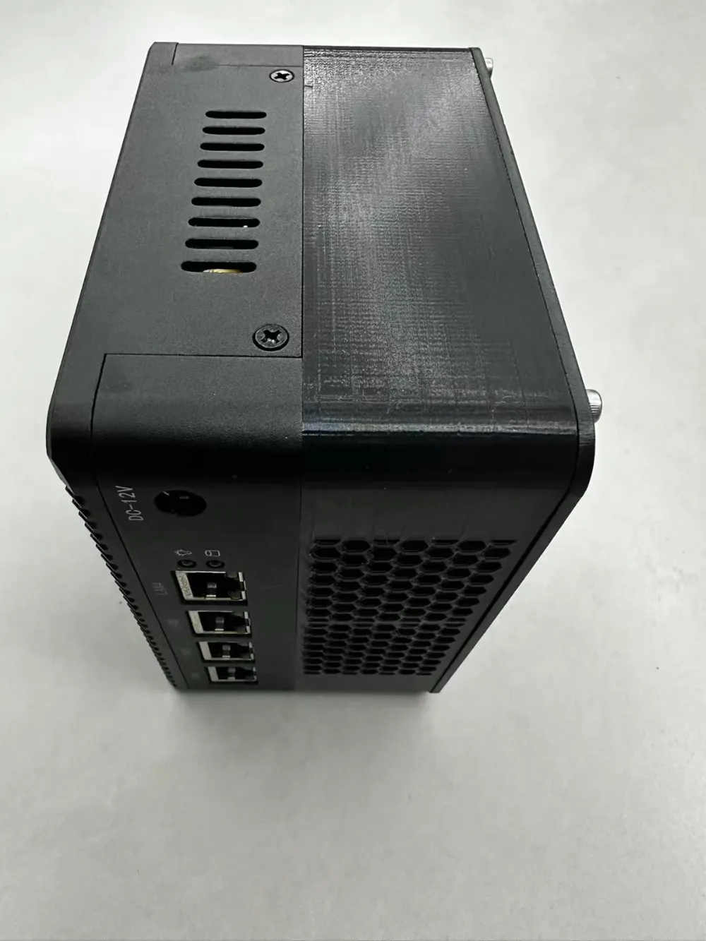 倍控J4125等公模工控机增高支架 带两盘位硬盘支架和两风扇风扇支架 来自 止水 MakerWorld：免费下载 3D 模型