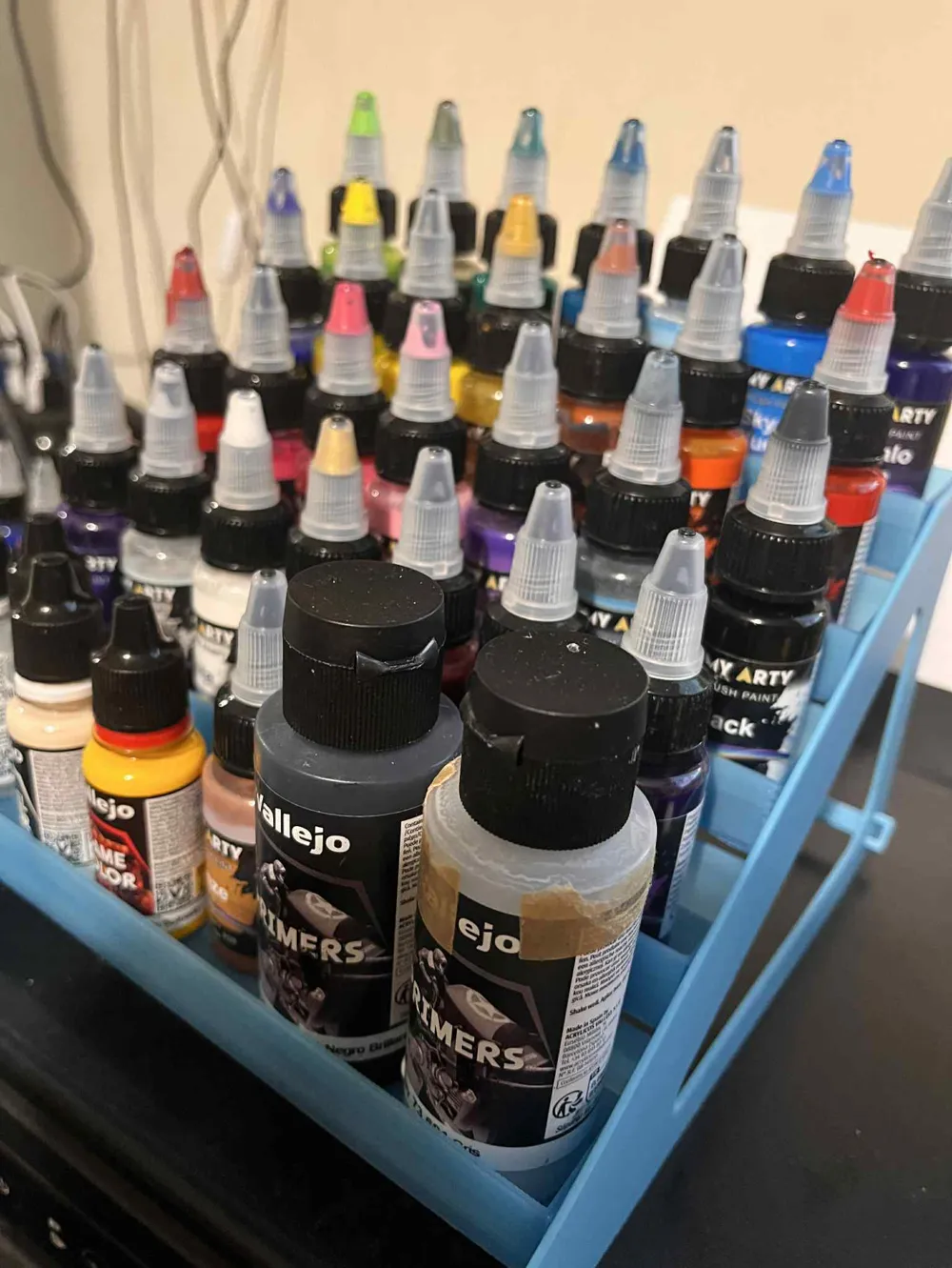 Air Brush paint holder tray design - Free 3D Print Model - MakerWorld