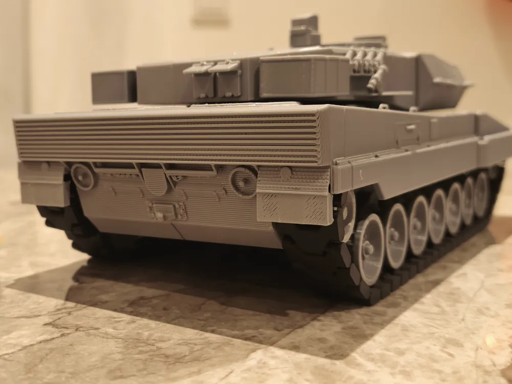 Leopard 2A5 – 機能的な1:35スケールモデル 作成者： romka MakerWorld：無料3Dモデルをダウンロード