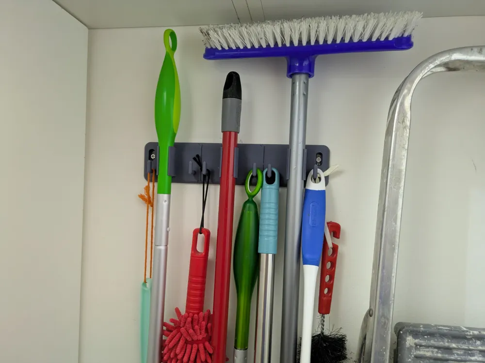 Modular broom holder by Ludov1c0 MakerWorld: Download Free 3D Models