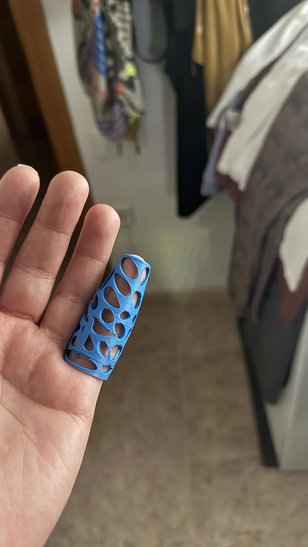 Little finger splint. by TecnoDeler MakerWorld: Download Free 3D Models