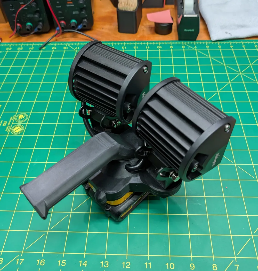 DeWalt 20V/18V Custom Flashlights - Free 3D Print Model - MakerWorld