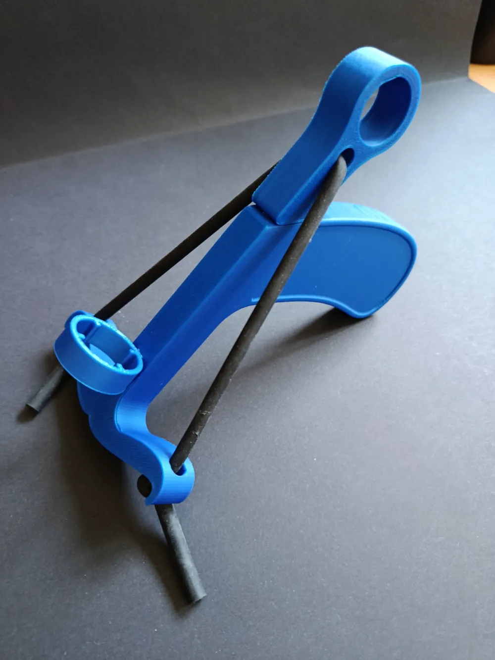 Pen shooter slingshot by Fishboi - MakerWorld