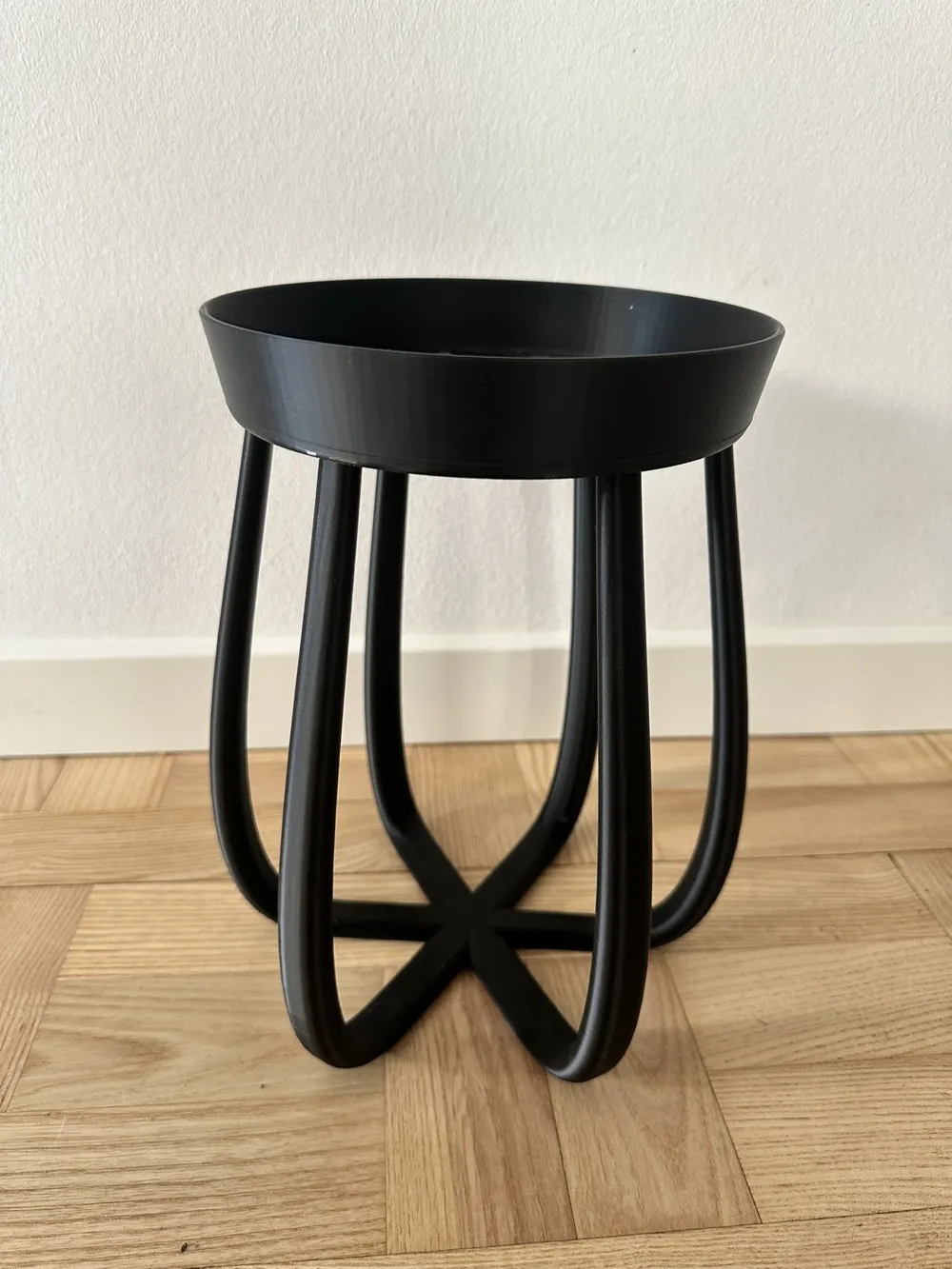 Plant pot riser/stand by SofieTh MakerWorld: Download Free 3D Models