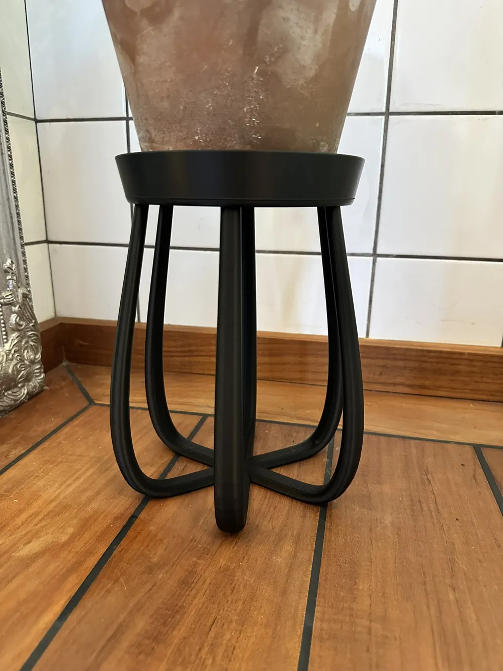 Plant pot riser/stand by SofieTh MakerWorld: Download Free 3D Models