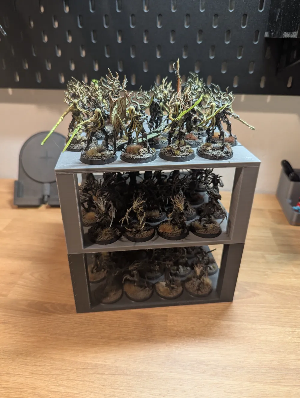 Display and storage 32mm bases by Hobby_Crisis - MakerWorld