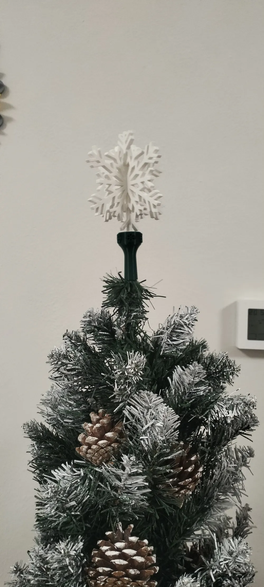 Snowflake Christmas tree topper - Free 3D Print Model - MakerWorld