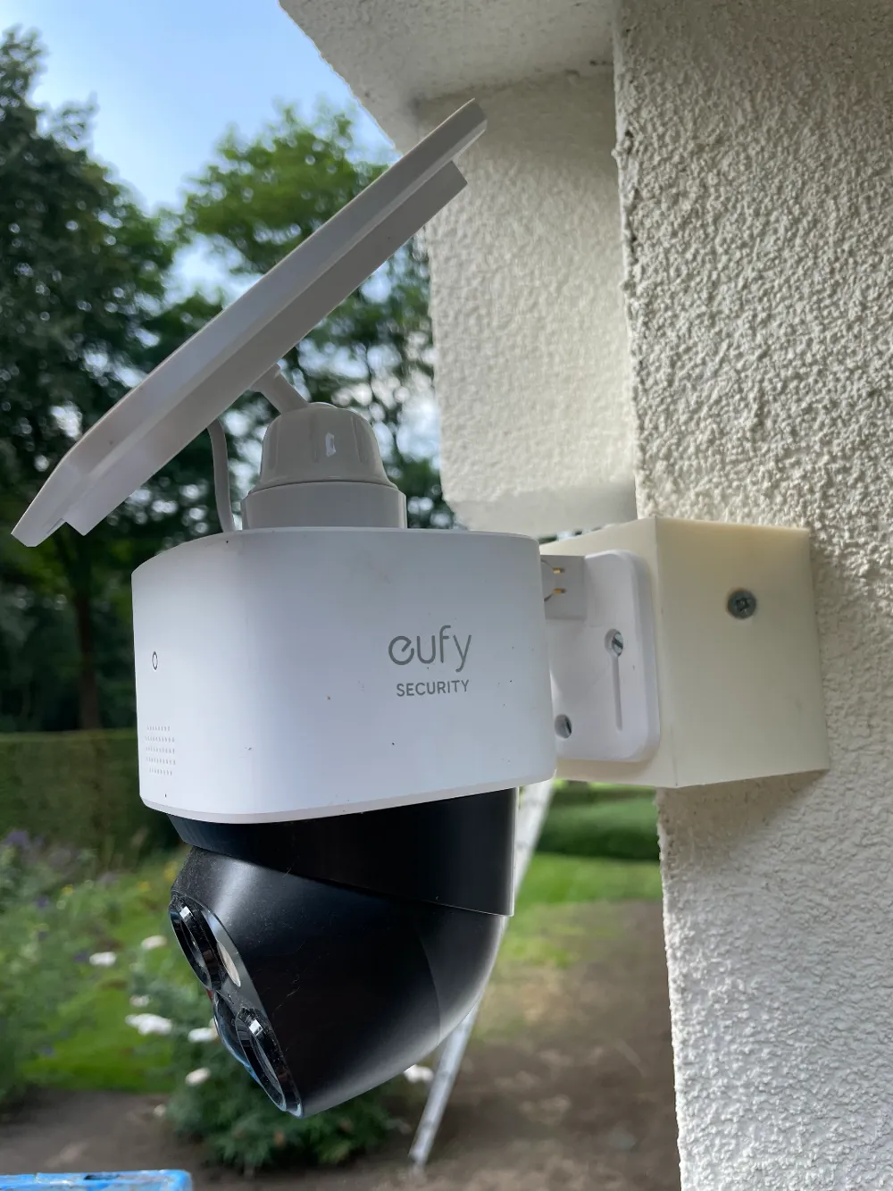 Eufy SoloCam S340 Corner mount - Free 3D Print Model - MakerWorld