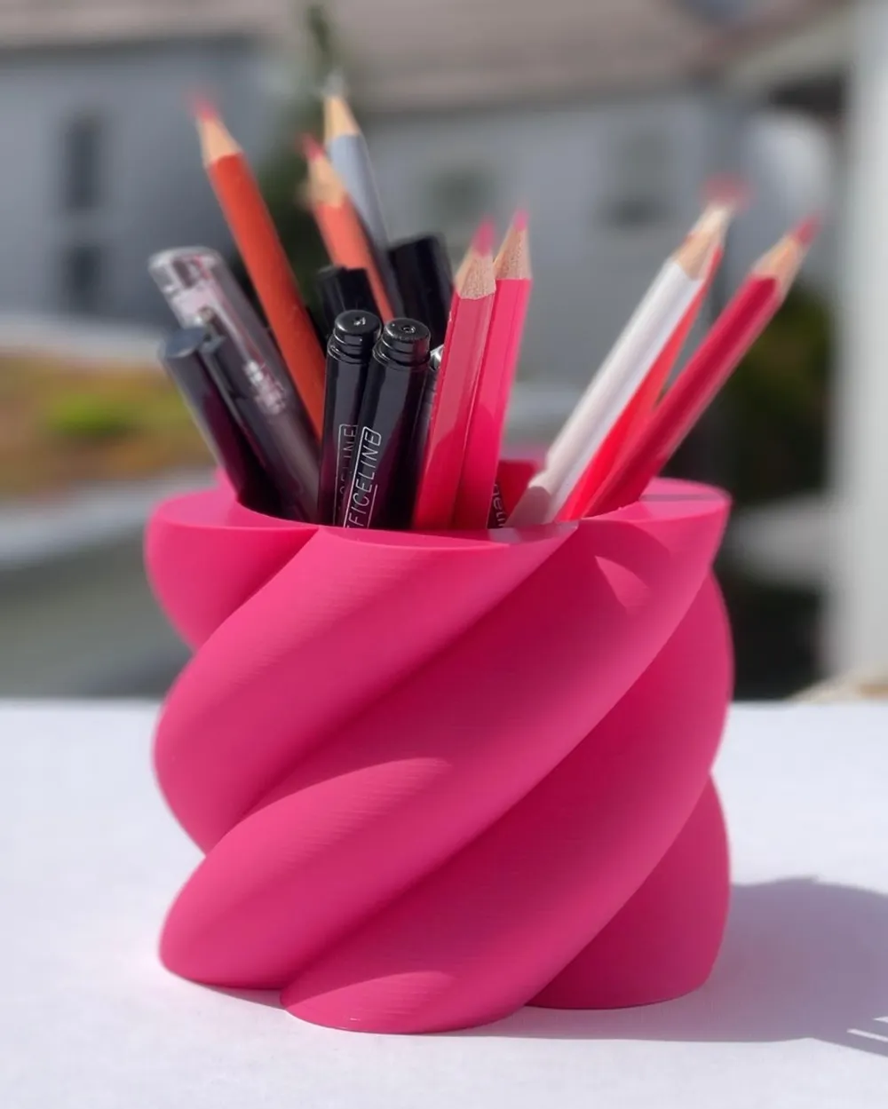 LOLLIPOP – Spiral Pen Holder - Free 3D Print Model - MakerWorld
