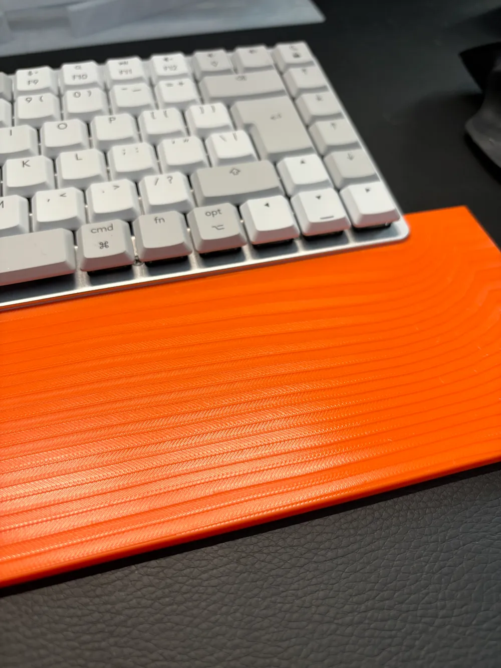 Logitech MX Mechanical Mini Wrist Rest by Dan Matthews - MakerWorld