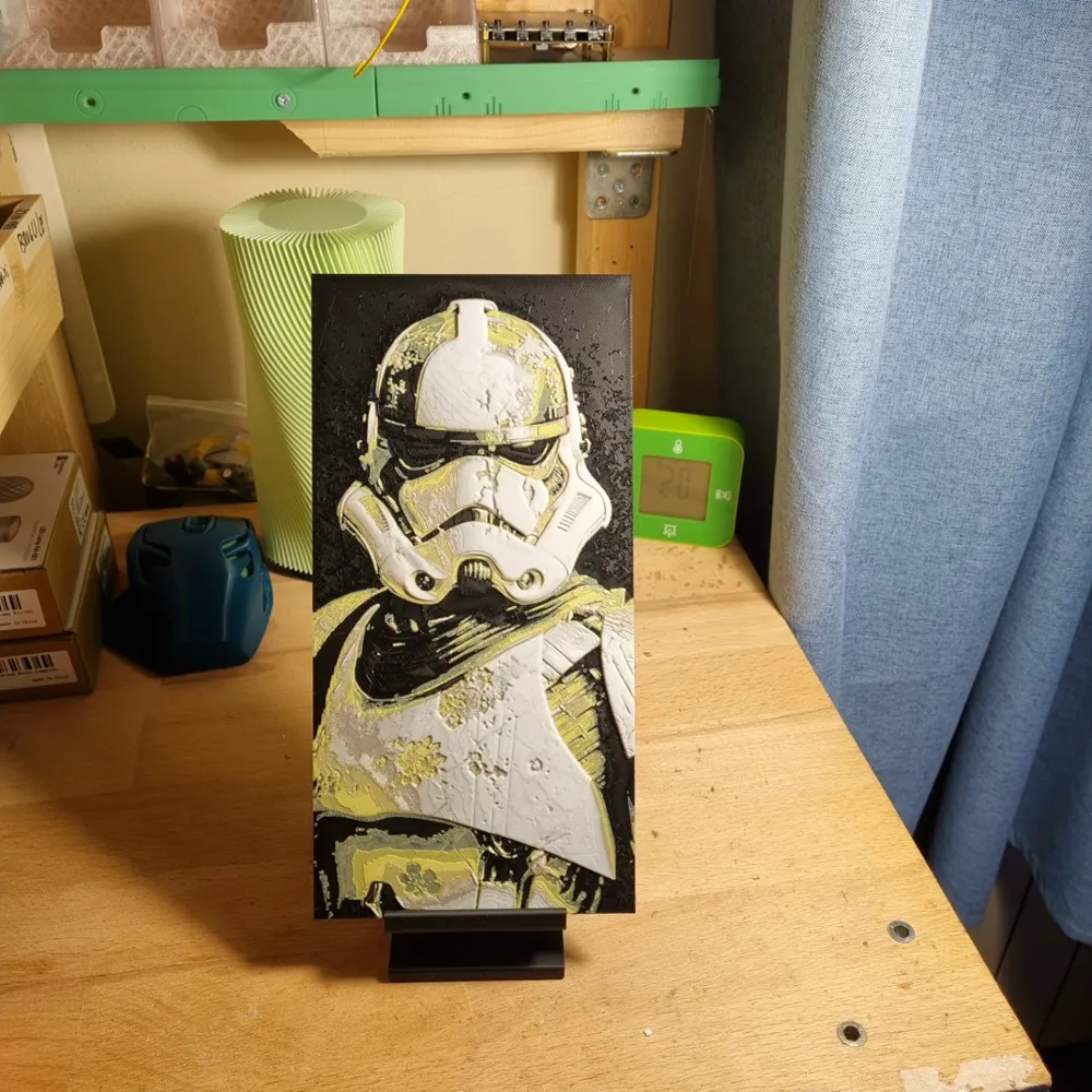 Golden Storm Trooper Star Wars ( Hueforge ) by Big Simi - MakerWorld