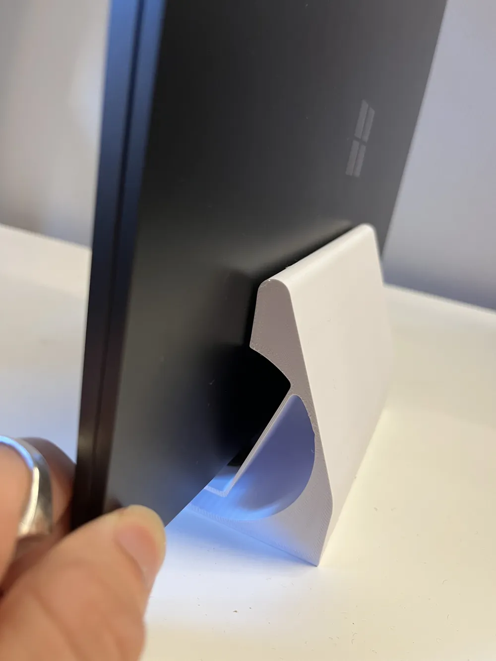 compliant laptop stand - Free 3D Print Model - MakerWorld