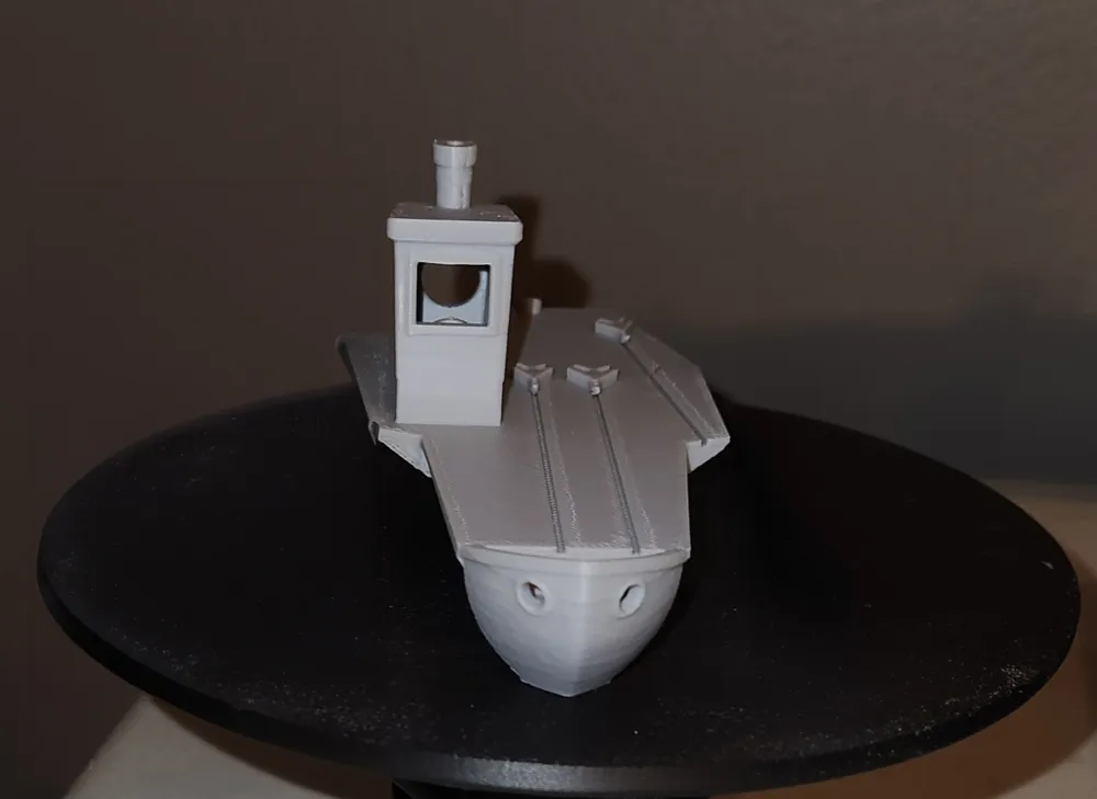 Flugzeugträger Benchy Remixt von GreedEagle - MakerWorld