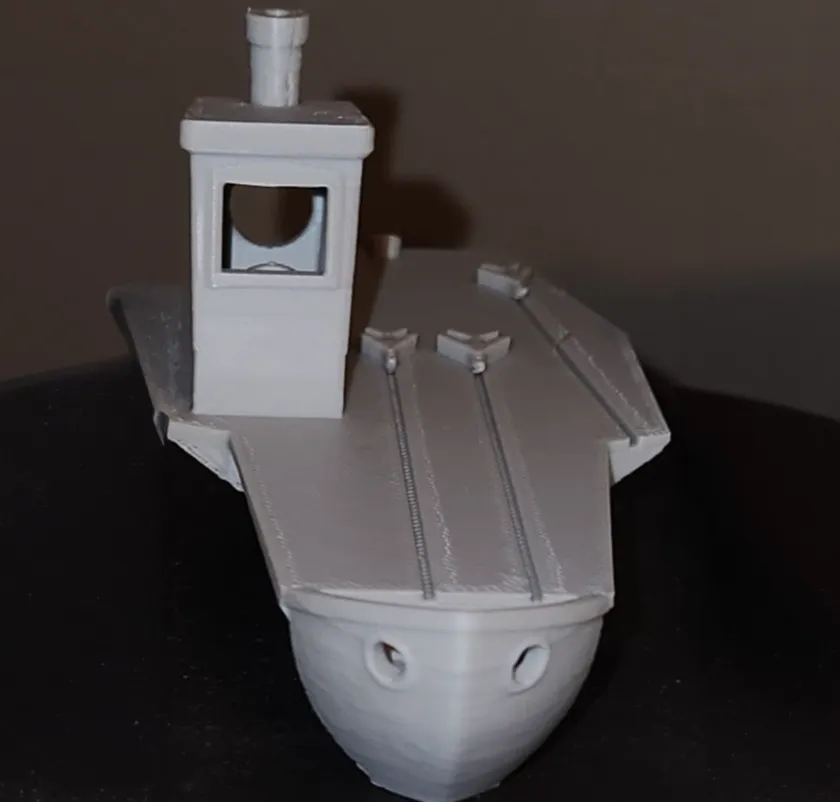 Flugzeugträger Benchy Remixt von GreedEagle - MakerWorld