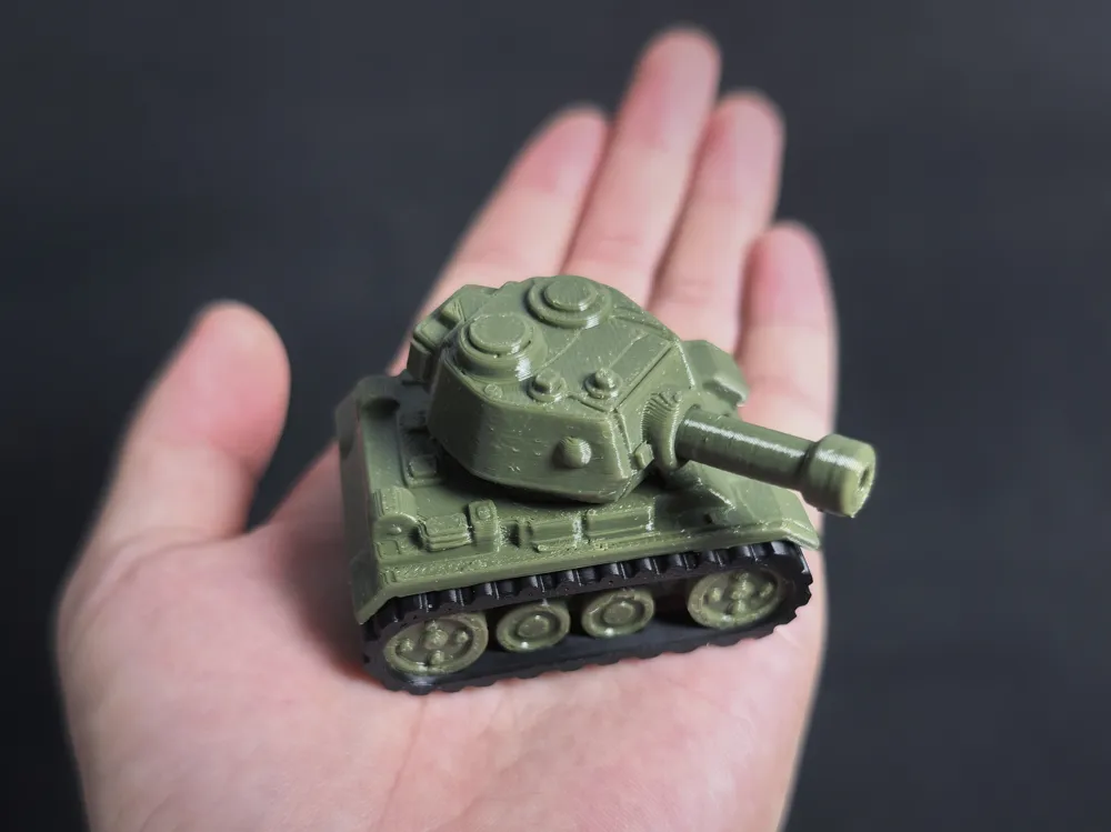35g Mini Tank Desk Toy (Articulated Head) by 一雕造物 MakerWorld: Download ...