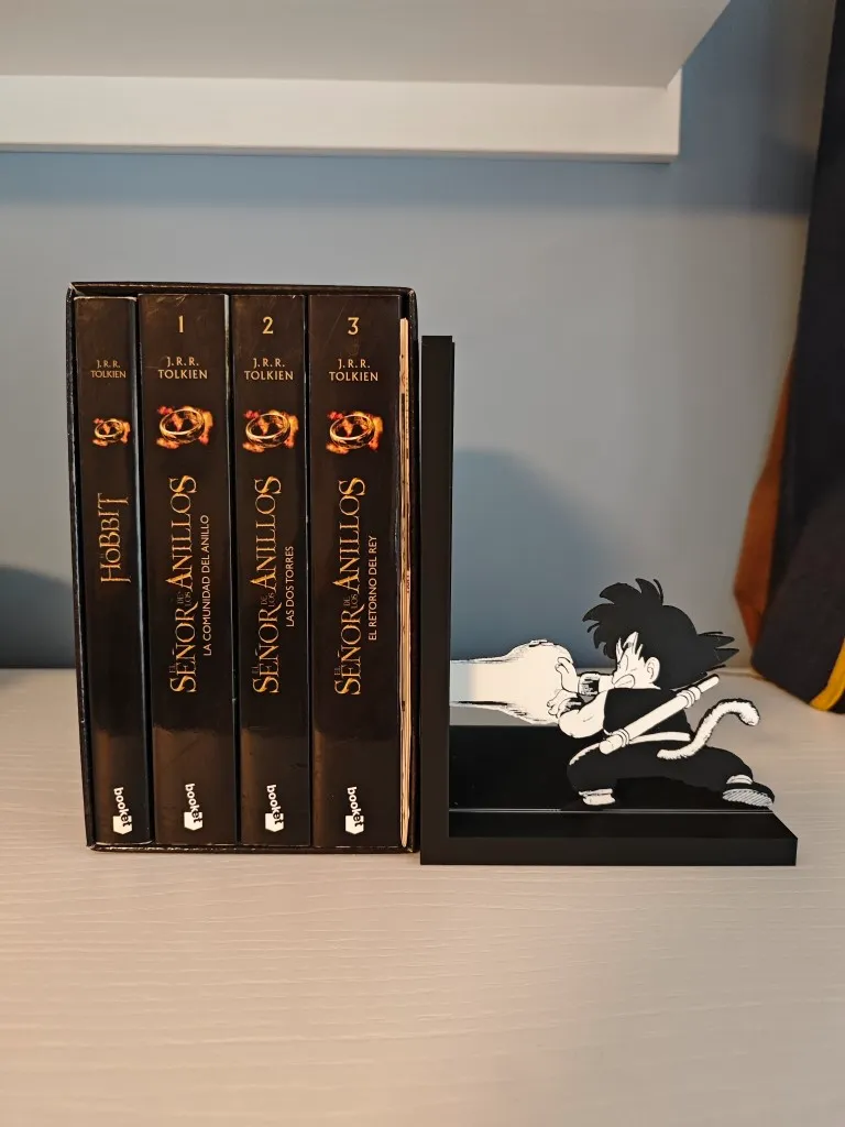 Goku Bookend - Free 3D Print Model - MakerWorld