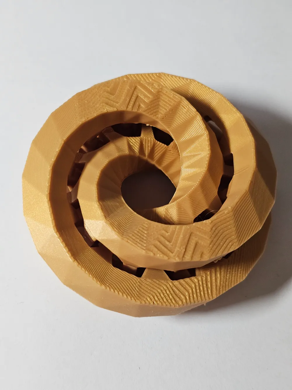 Interlocked mobius bands by Ellipse - MakerWorld