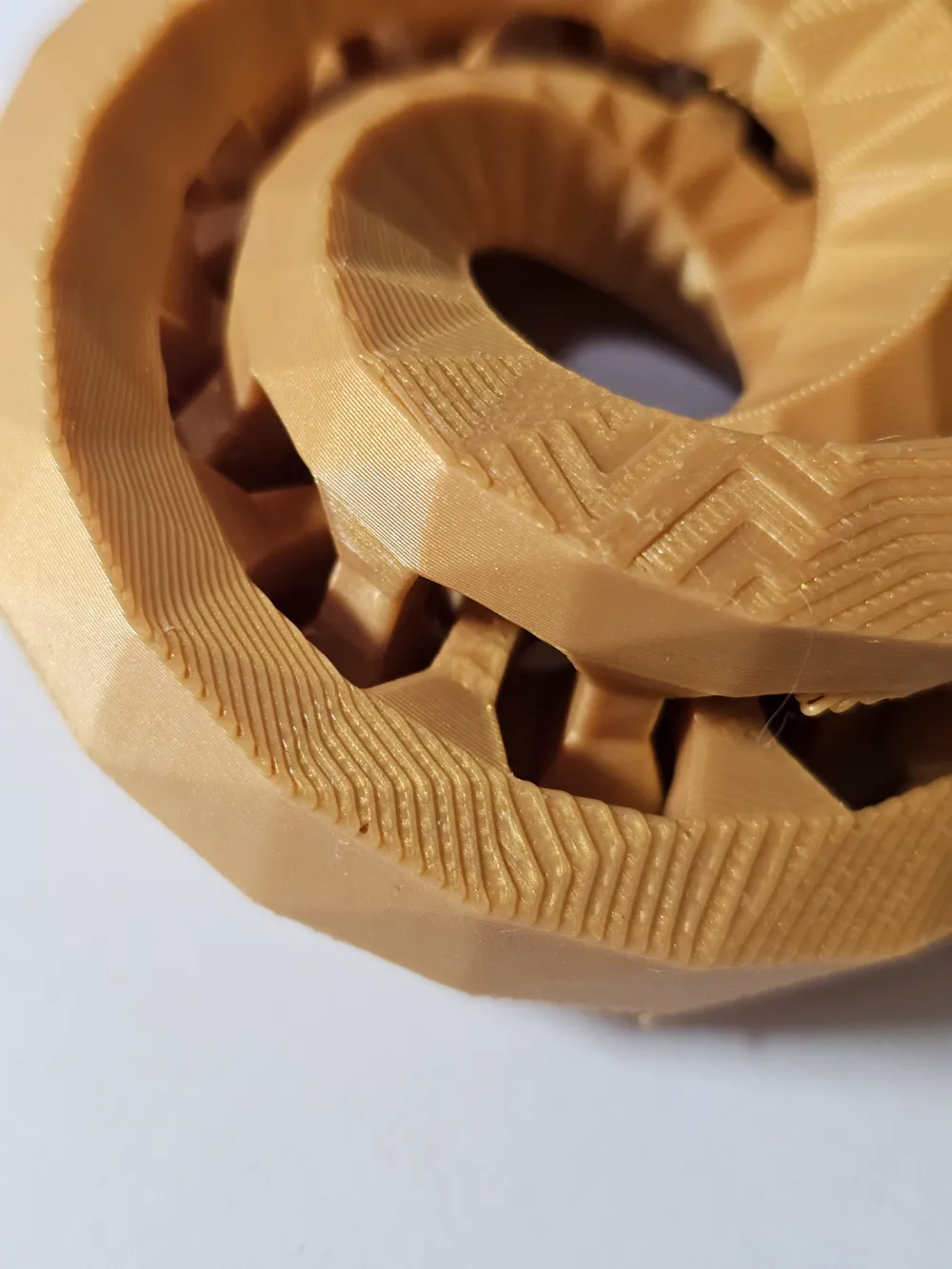 Interlocked mobius bands by Ellipse - MakerWorld