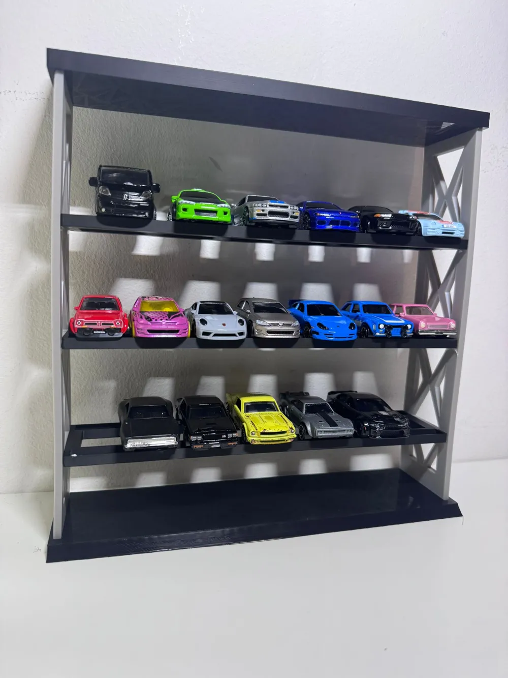 Hot Wheels Display Stand 1:64 - Free 3D Print Model - MakerWorld