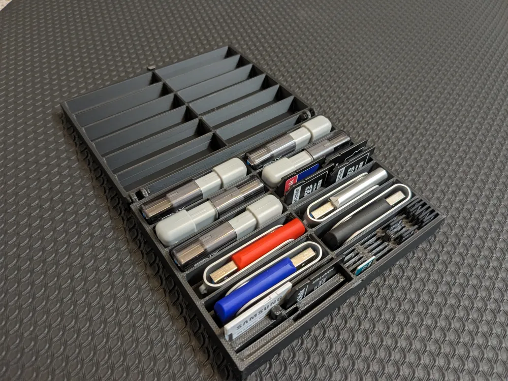 Customizable USB Drive Storage Box (and SD cards) by Aptimex MakerWorld ...