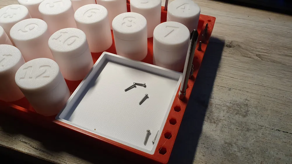 Screw Sorting Tray by Der Filamentschmelzer - MakerWorld