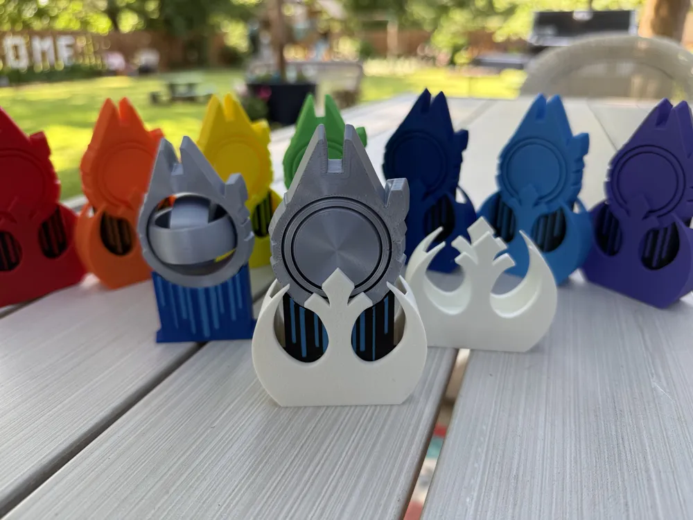 Millenium Falcon Spinner w/Display - Free 3D Print Model - MakerWorld