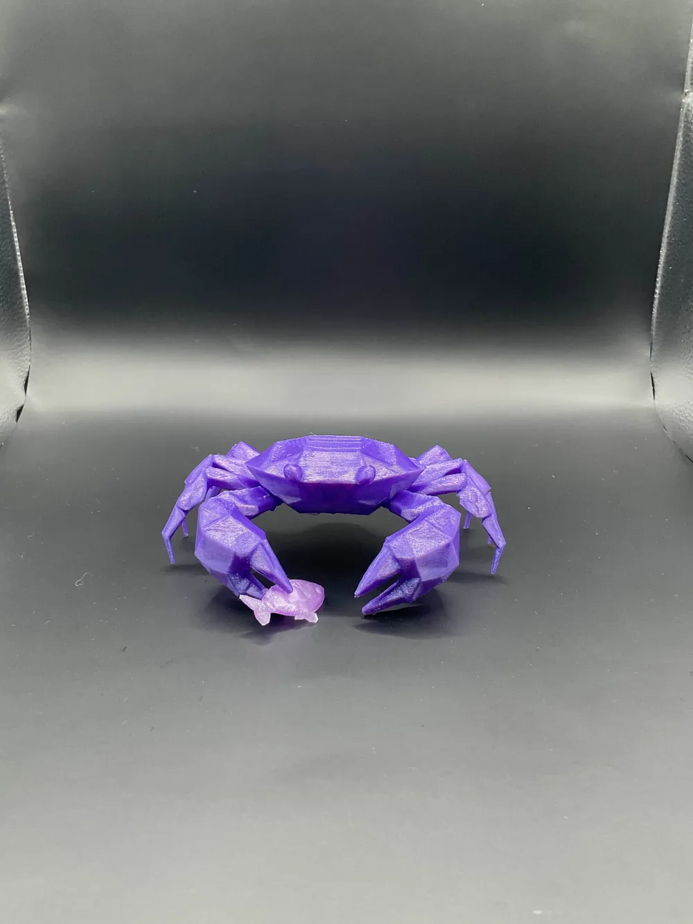 low poly crab catching fish - Free 3D Print Model - MakerWorld