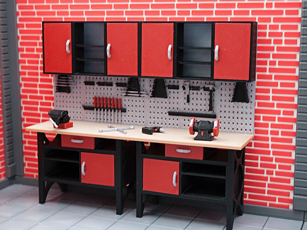 Miniature Workbench with tools for diorama, 1:18 by Wilhelmus ...