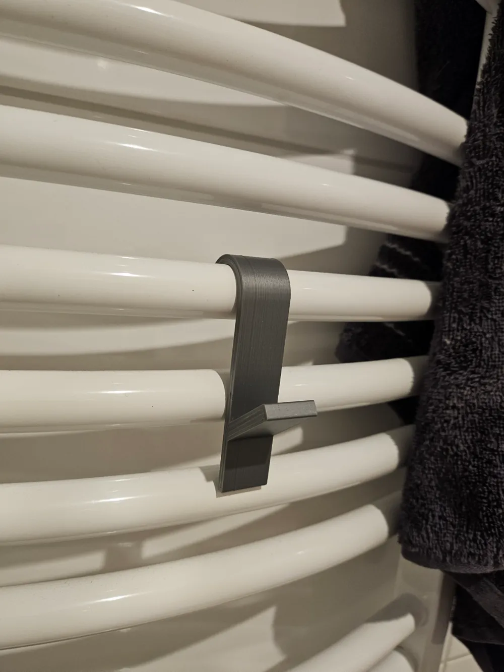 Radiator hanger by edittttt - MakerWorld