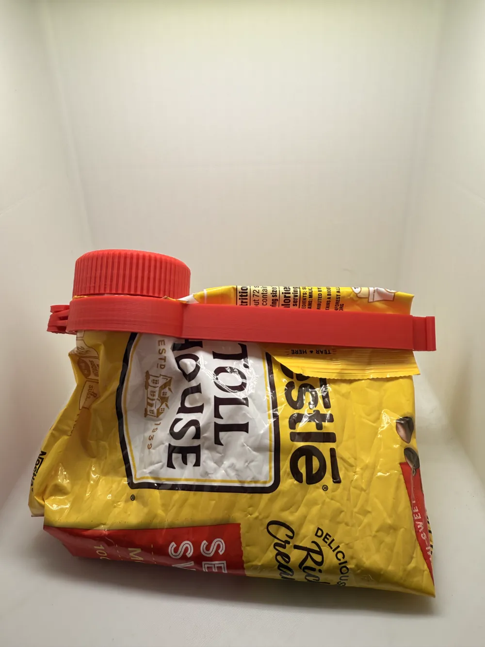 Bag Clip with Screw Caps by Tyler Treece - MakerWorld