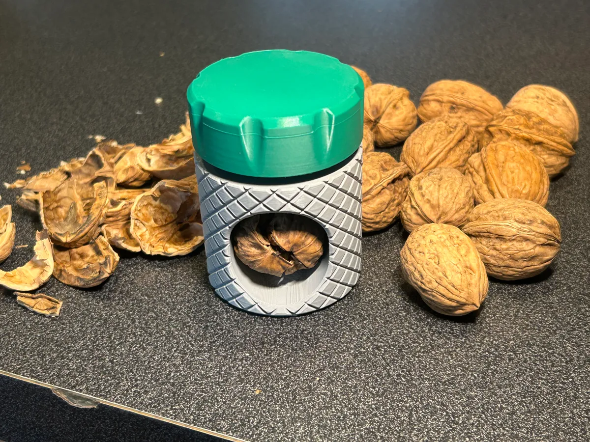 Schiaccianoci carino - Modello di stampa 3D gratuito - MakerWorld