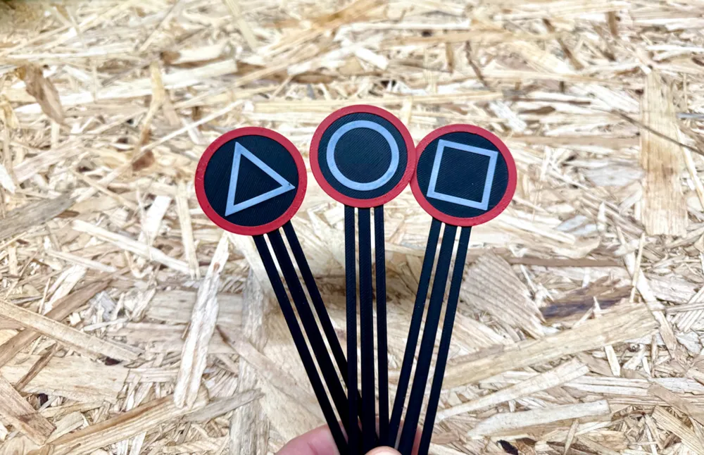 Squid Game Bookmarks Soldiers & Dalgona Cookies by ToyTech Labs ...