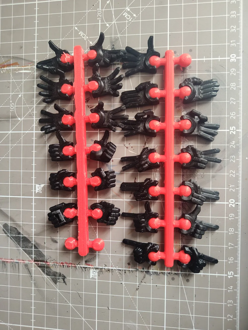 DUMMY 13 HANDS HOLDER - Free 3D Print Model - MakerWorld