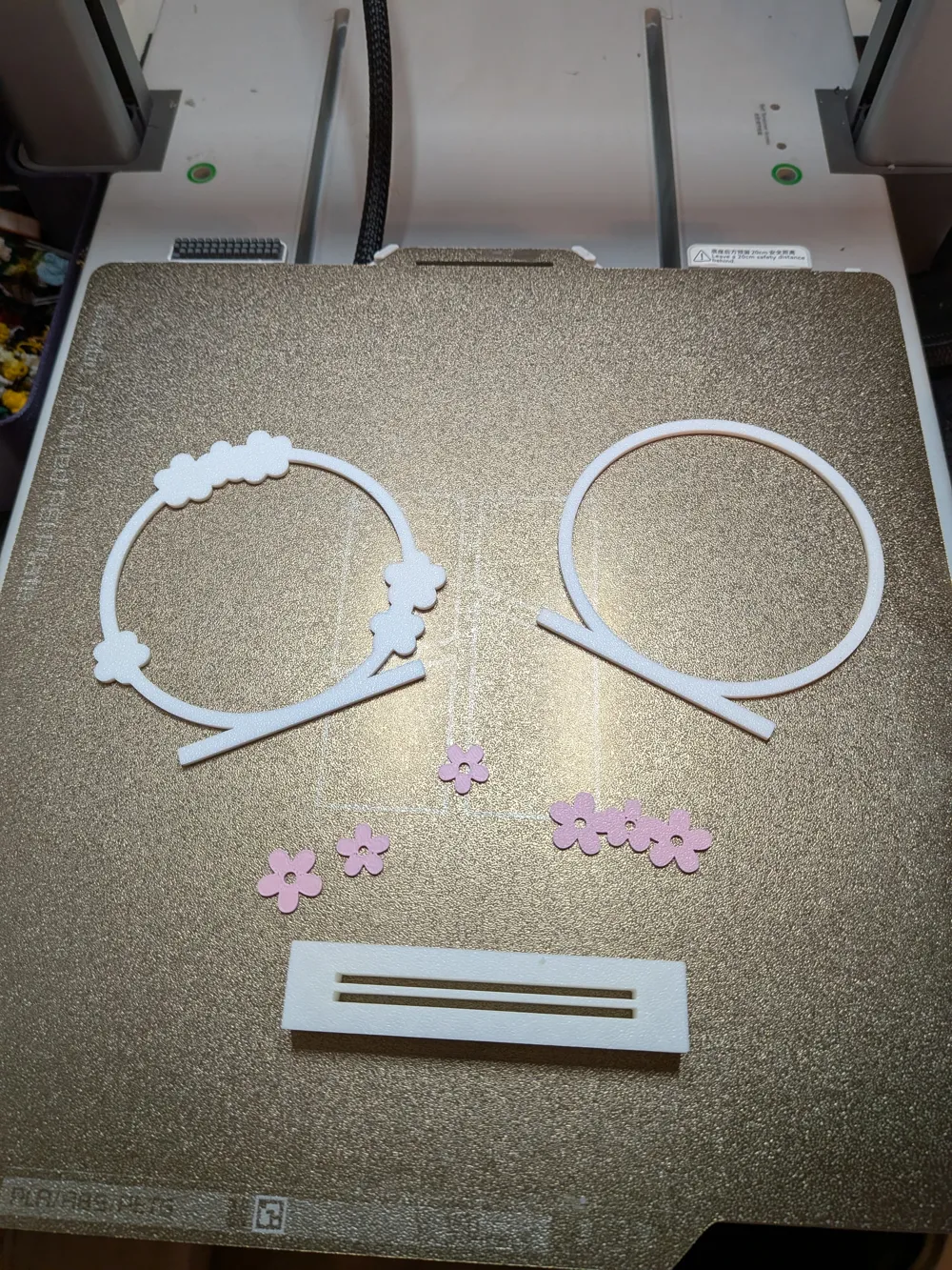 Valentine Romantic Floral Photo Frame - Free 3D Print Model - MakerWorld