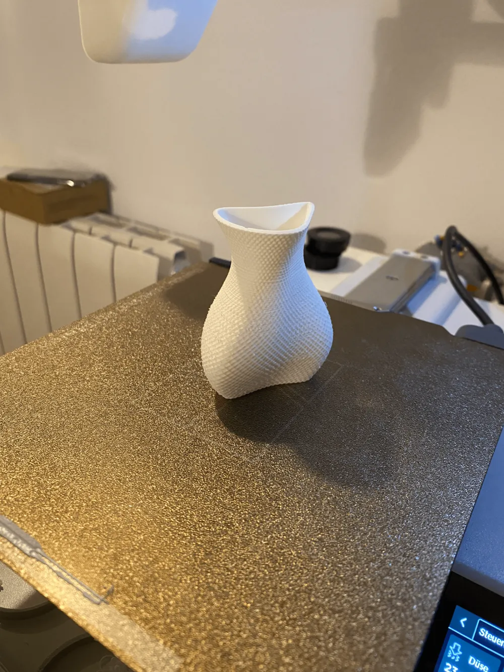 Abstract Flower Pot by TF_Printing - MakerWorld