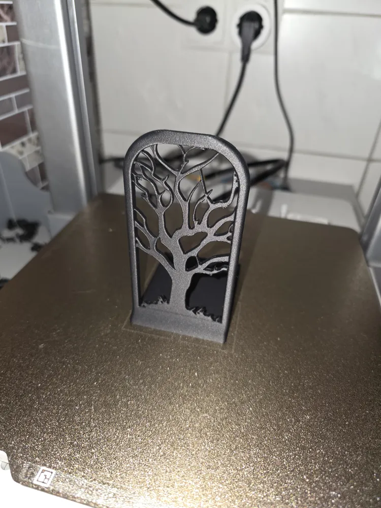 Bookend winter-tree - Free 3D Print Model - MakerWorld