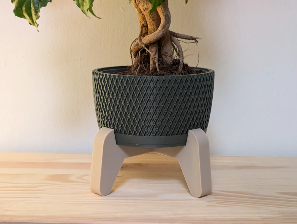 Diamonds Flower Pot with legs by Matthew G. - MakerWorld