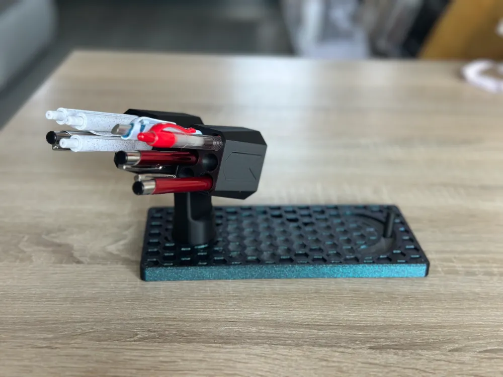 The best moving pen holder Rocket Launcher by 3DcrabiMakerWorld ...