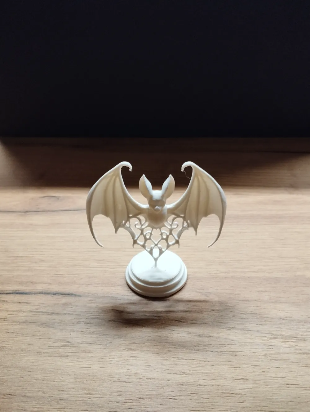Minimalistic Bat sculpture by PolisLBC MakerWorld: Download Free 3D Models