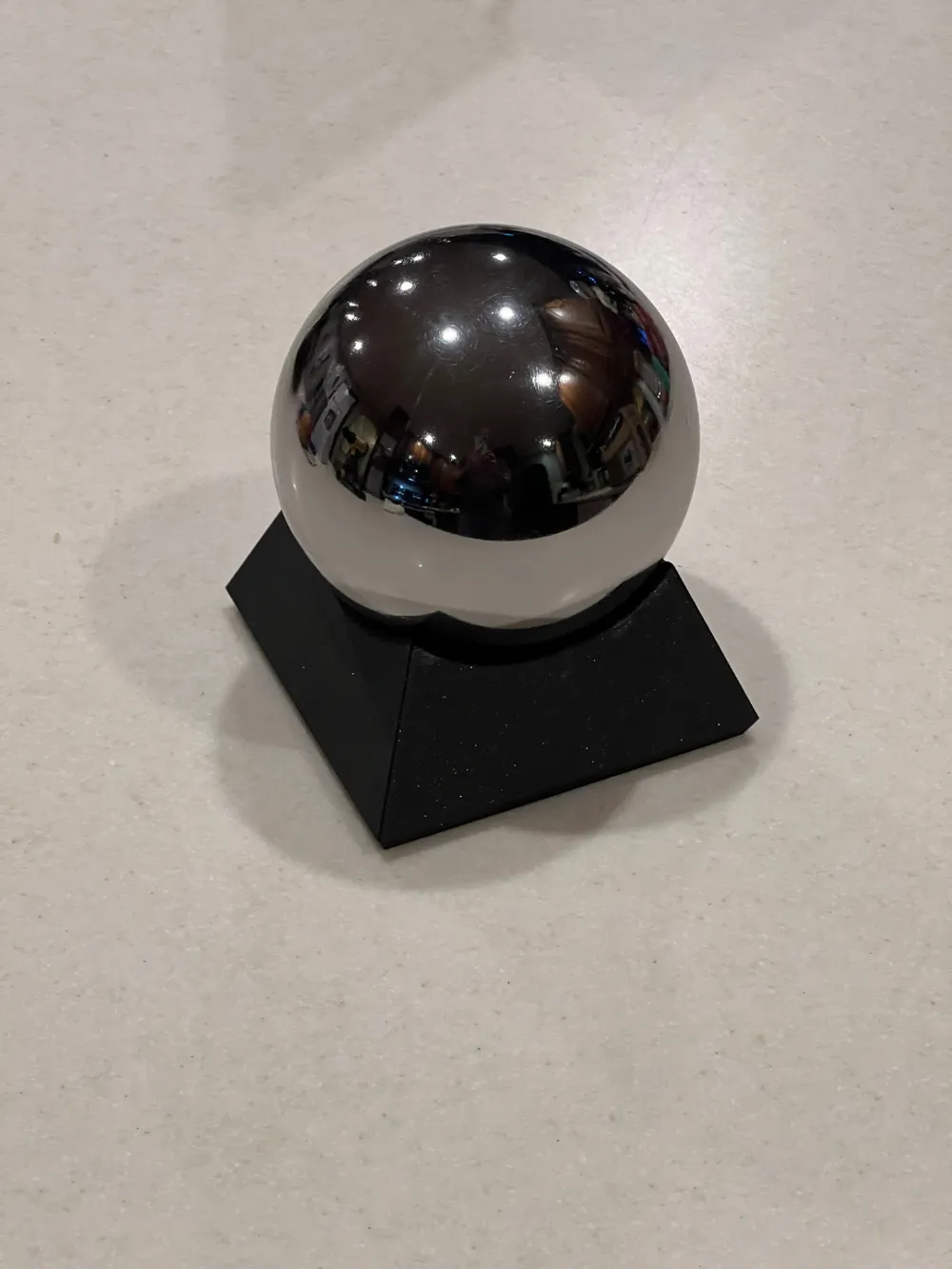 4" ball bearing display stand by Chr1sco - MakerWorld