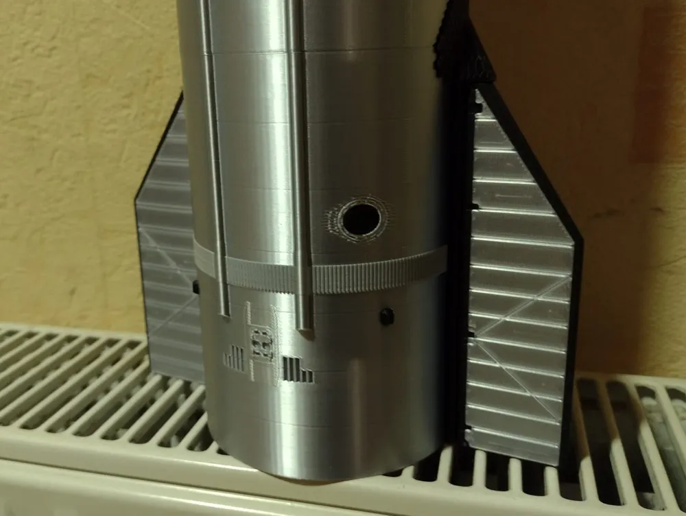 Starship Block 2 1:100 no glue, tiled by Larsvommars MakerWorld ...