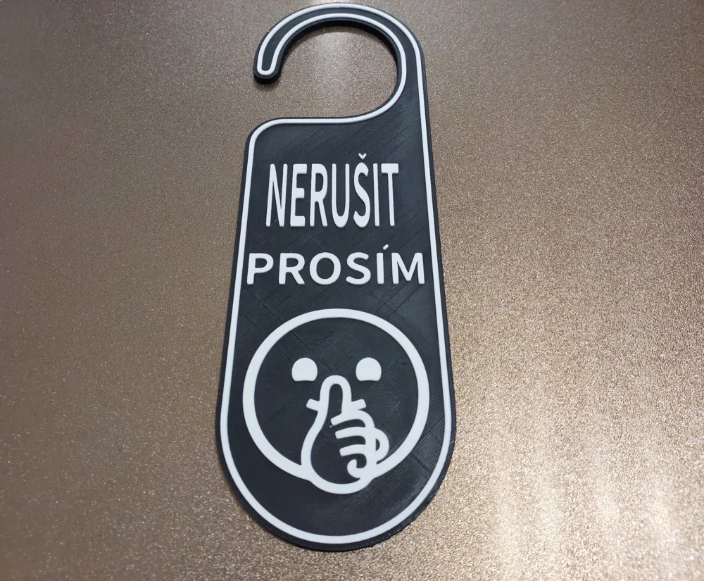 Cedule na dveře NERUŠIT by Novis - MakerWorld