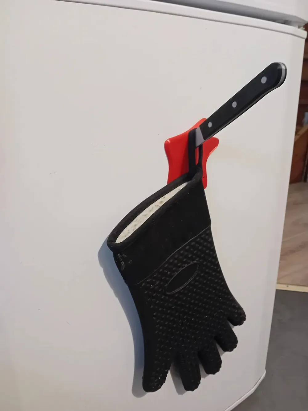 Kitchen Knife Stab Magnetic Prop by s.oezguer - MakerWorld