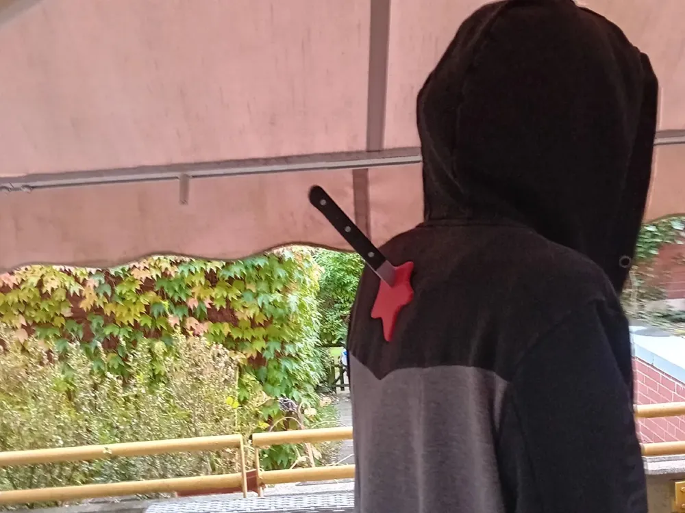 Kitchen Knife Stab Magnetic Prop by s.oezguer - MakerWorld